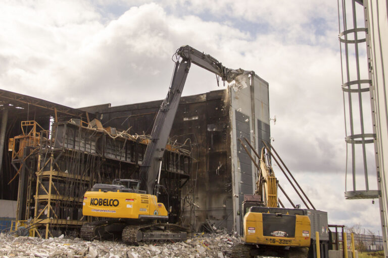 The 3 Unique Advantages of a High Reach Excavator